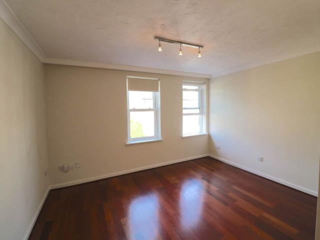 Flat to rent in Sturton Street, Cambridge, CB1 2QF