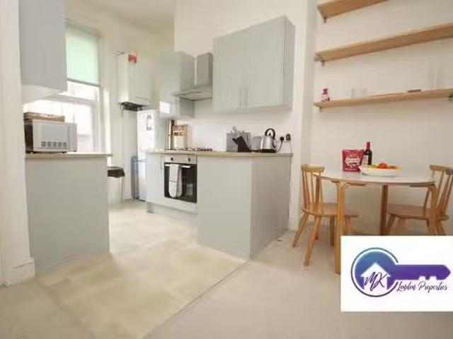 Flat to rent in St Julian's Road, London NW6