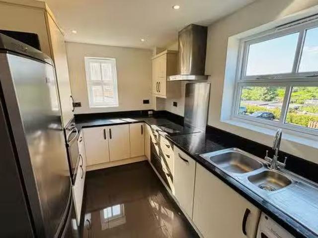 Flat to rent in Sycamore Court, 203 Great North Way, Hendon, L.