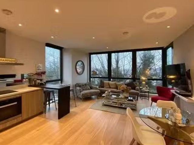Flat to rent in Plaza Gardens, London SW15
