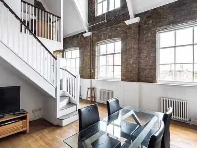 Flat to rent in Priory Grove, London SW8