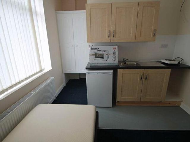 Flat To Rent In Radford Road, Nottingham, NG7