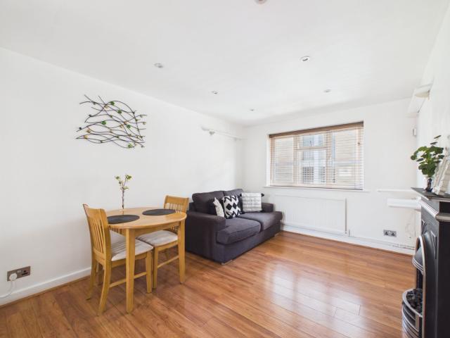 Flat to Rent in Reading Haven Court PRL260137
