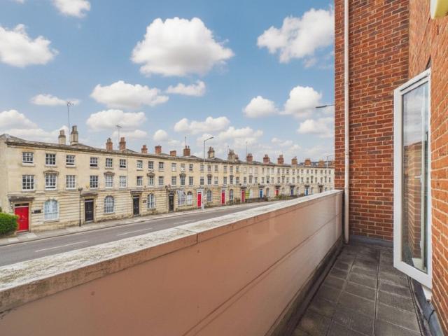 Flat to Rent in Reading Kings Oak Court PRL140065