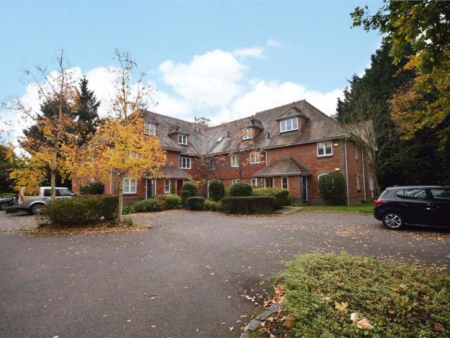 Flat to Rent in Wokingham Old Forest Road WOL160339
