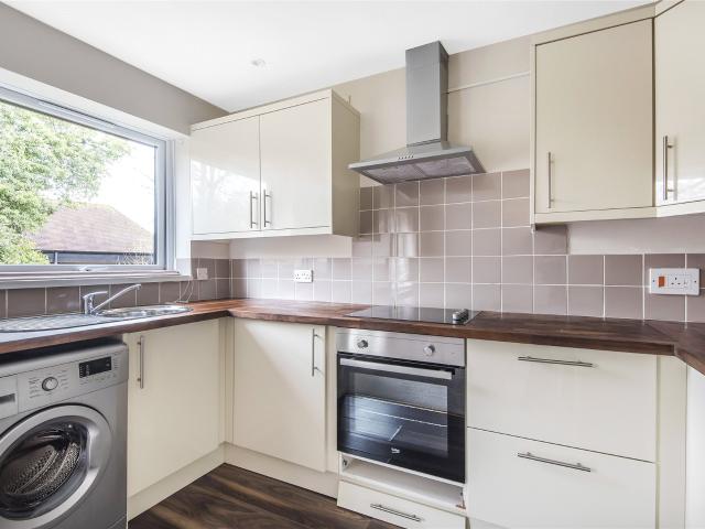 Flat to Rent in Wokingham Landen Court WOL110065