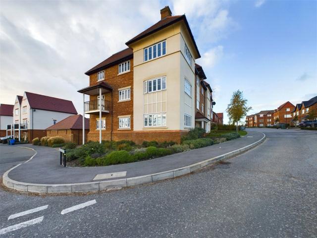 Flat to Rent in Warfield Rosebay Crescent BRL240006