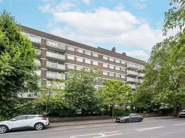 Flat to rent in Warwick Gardens, London W14