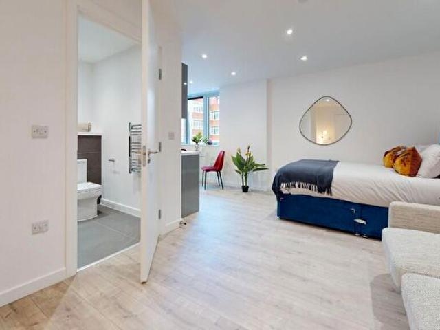 Flat To Rent In Wellington Quarter, Wellington Street, Leicester, LE1