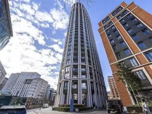 Flat to rent in West End Gate, Paddington W2