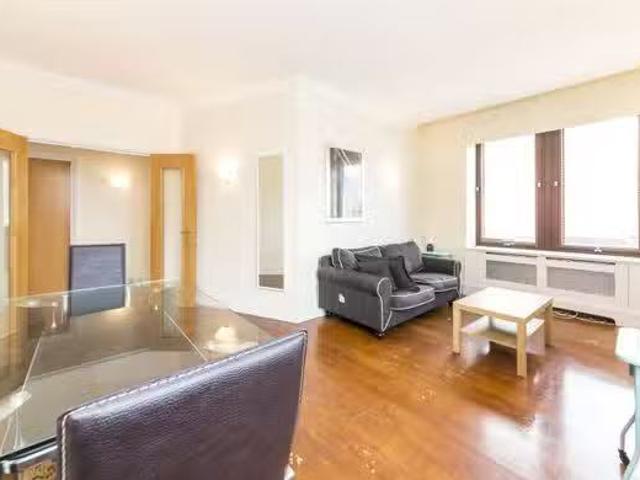 Flat to rent in Whitehouse Apartments, 9 Belvedere Road, Londo.