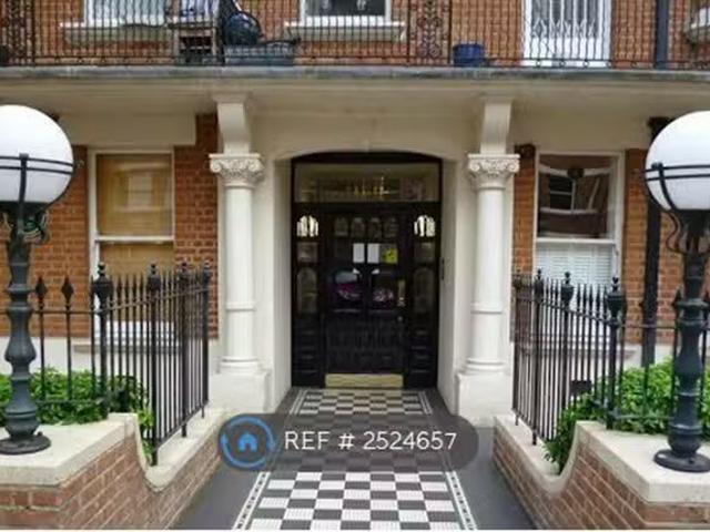 Flat to rent in Wymering Mansions, London W9