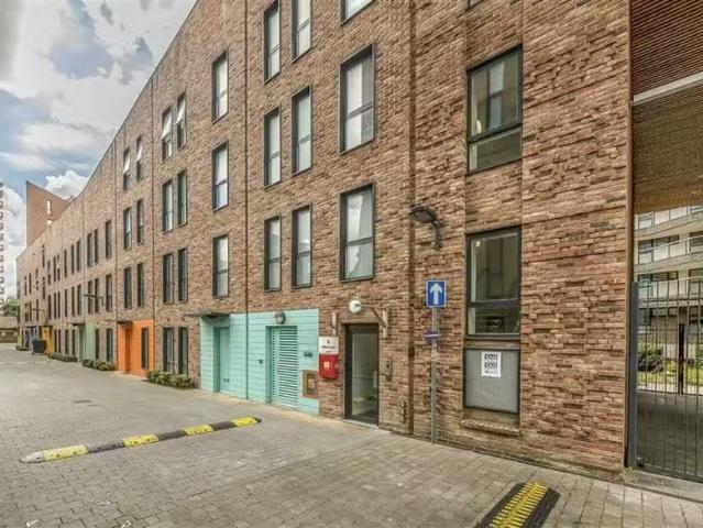 Flat to rent in Tabernacle Gardens, London, E2 Ref 231219