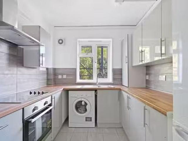 Flat to rent in Thurtle Road, London E2