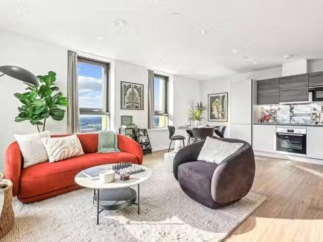 Flat to rent in UNCLE Acton, 136 Victoria Road W3