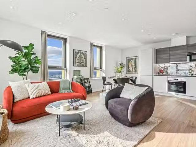Flat to rent in UNCLE Acton, 136 Victoria Road W3