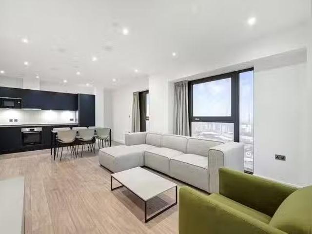 Flat to rent in UNCLE Acton, 136 Victoria Road W3