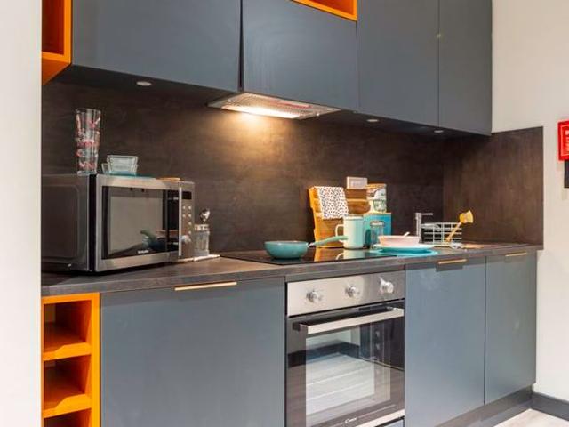 Flat to rent in Upper North Street, Brighton BN1