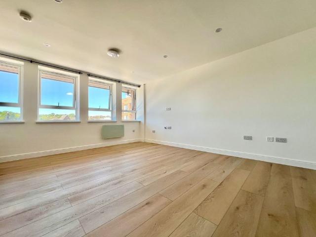 Flat to rent Instone Road, Dartford, DA1