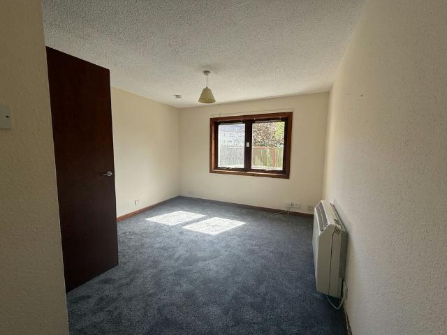 Flat to rent on