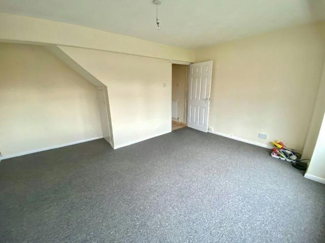 Flat to rent on