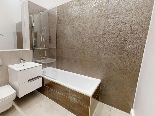 Flat to rent on
