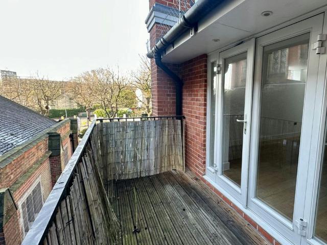 Flat to rent on