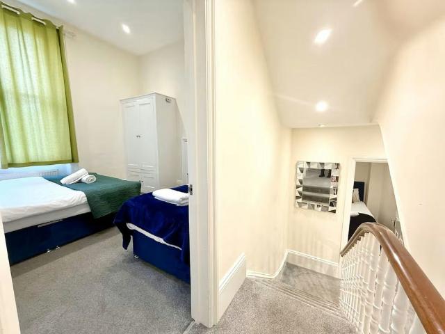 Flat to rent on