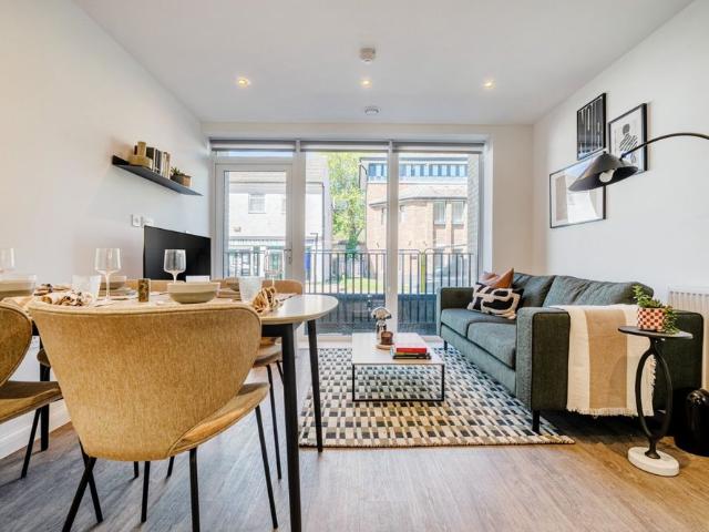 Flat to rent Lowfield Street, Dartford, DA1