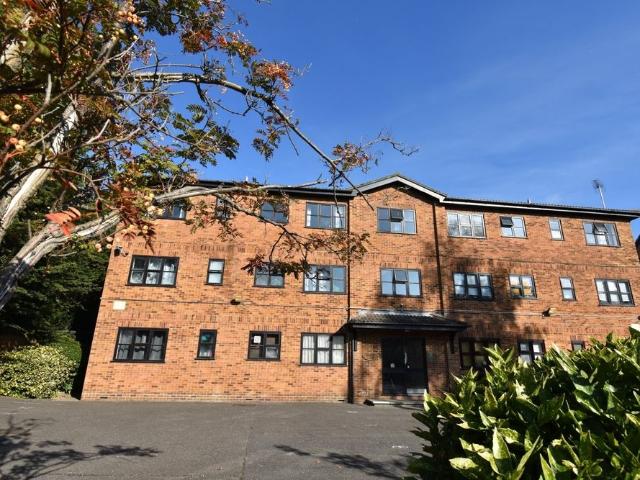 Flat to rent Lawn Close, Swanley, BR8