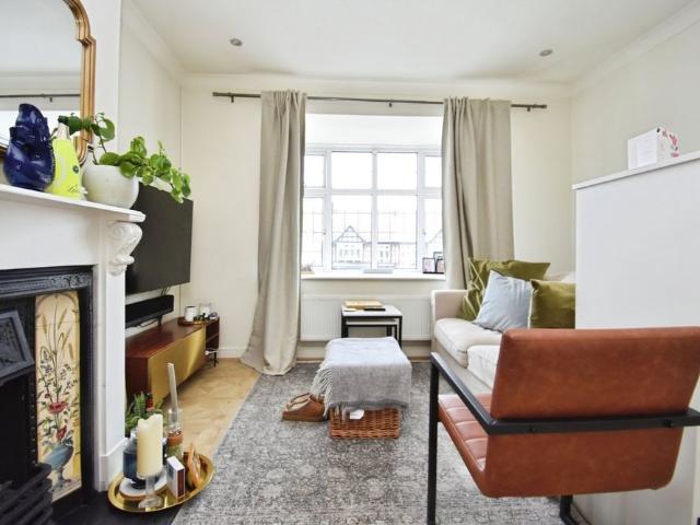 Flat to rent Lewis Road, Sidcup, DA14