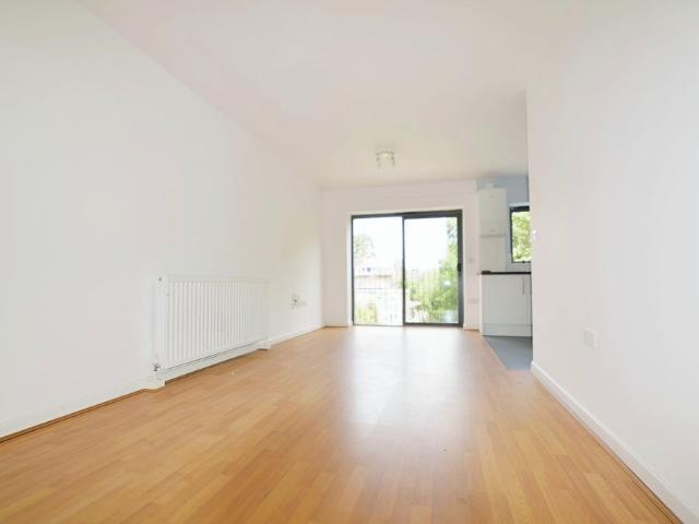 Flat to rent Lennard Road, Croydon, CR0