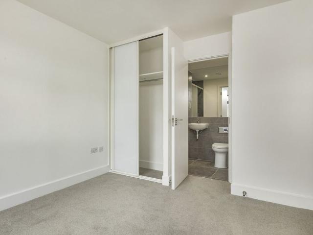Flat to rent Medway Street, Chatham, ME4