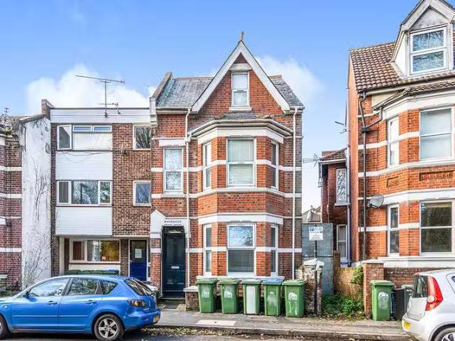 Flat to rent, Silverdale Road, Southampton, SO15 £895 pcm
