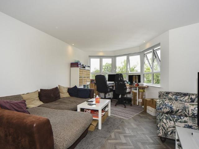 Flat to rent Station Square, Orpington, BR5