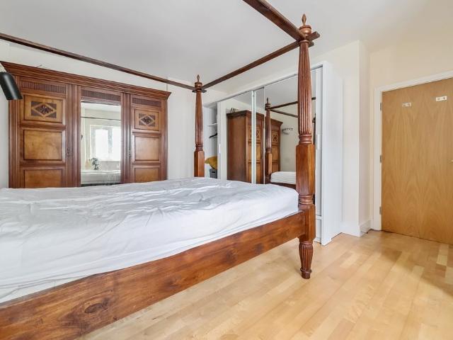Flat to rent Royal Oak Yard, London, SE1