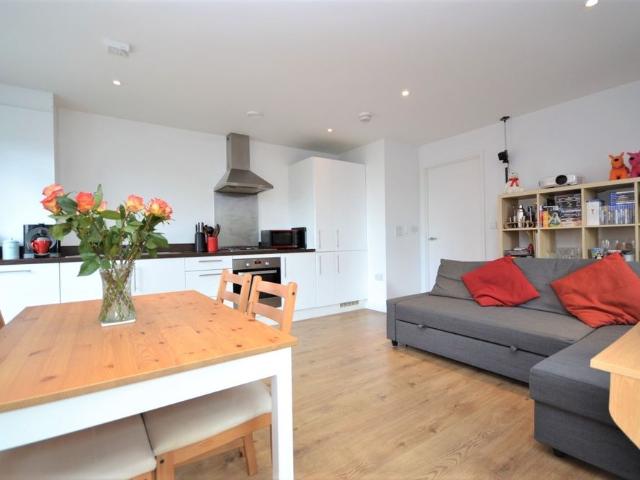 Flat to rent Ridge Place, Orpington, BR5