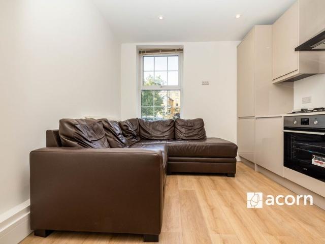 Flat to rent Wolseley Street, London, SE1
