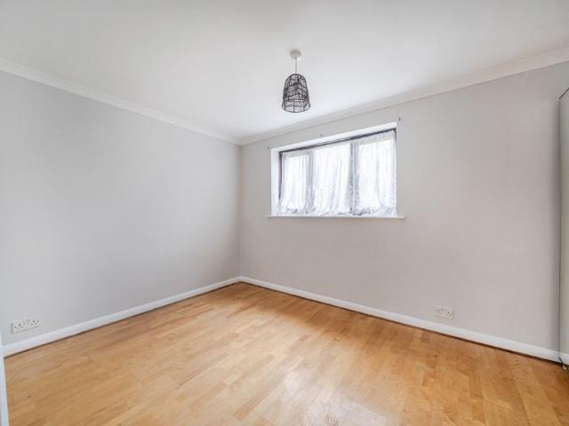 Flat to rent Woolacombe Road, London, SE3