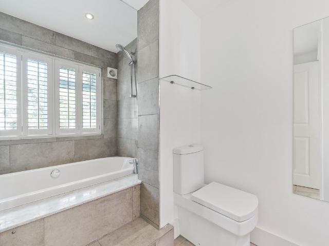 Flat to rent with 2 bedrooms, Mount Ararat Road, Richmond | Fine & Country