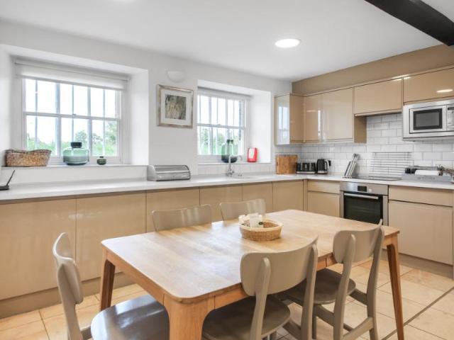 Flat to rent with 2 bedrooms, Craven House, Hampton Court Road