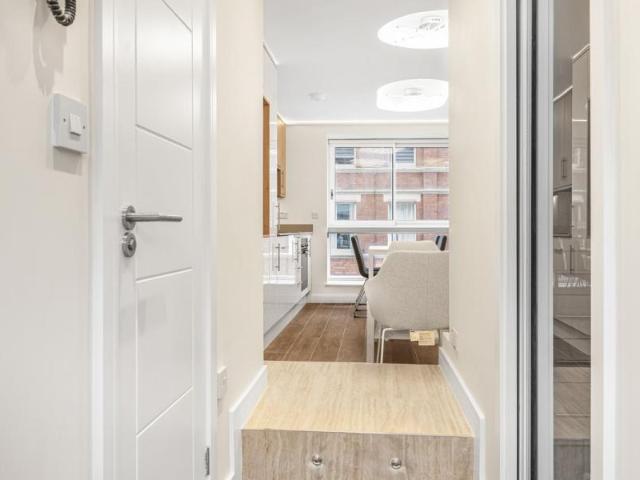 Flat to rent with 2 bedrooms, Fitzroy Mews, London