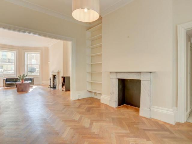 Flat to rent with 3 bedrooms, Lansdowne Place, Hove