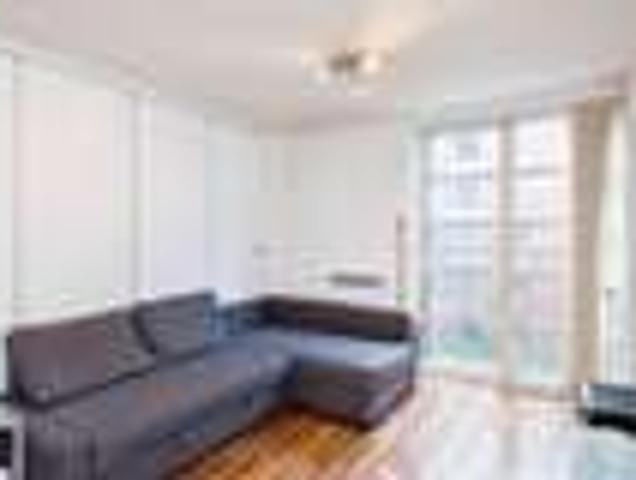 Flat to Rent: The Quadrangle, Lower Ormond Street, M1