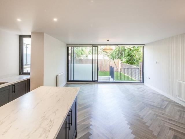 Flat to rent Underhill Road, London, SE22