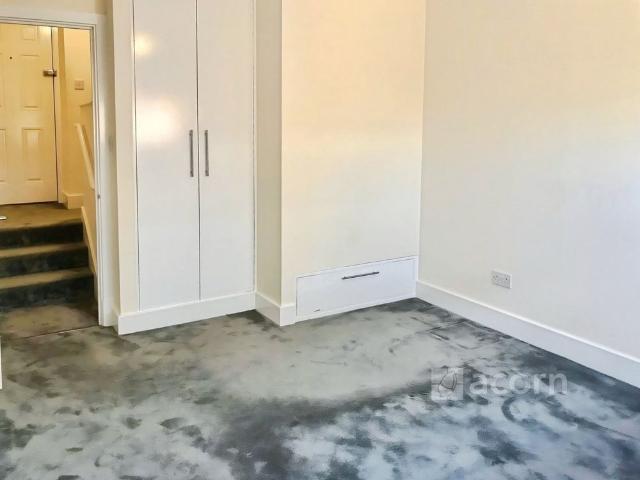 Flat to rent Upper Wickham Lane, Welling, DA16
