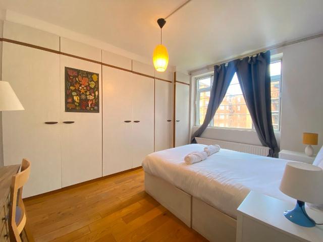 Flat, Townshend Court, Mackennal Street, London NW8, 3 bed flat to rent, £3,100 pcm | PrimeLocation