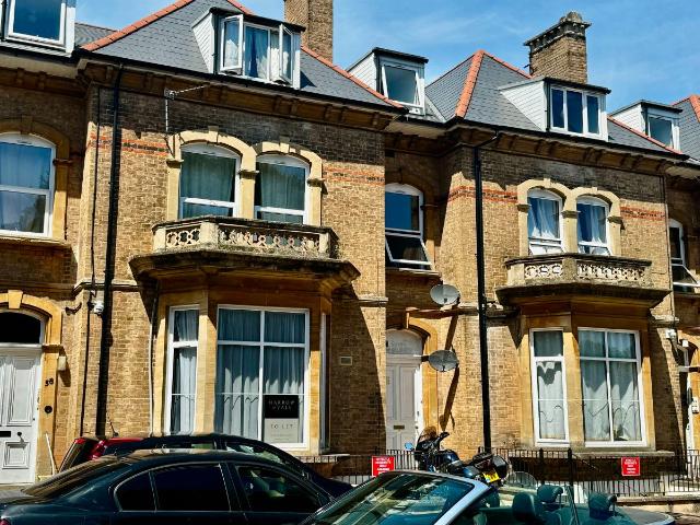 Flat, Trull Road, Taunton TA1, Studio to rent, £750 pcm | PrimeLocation