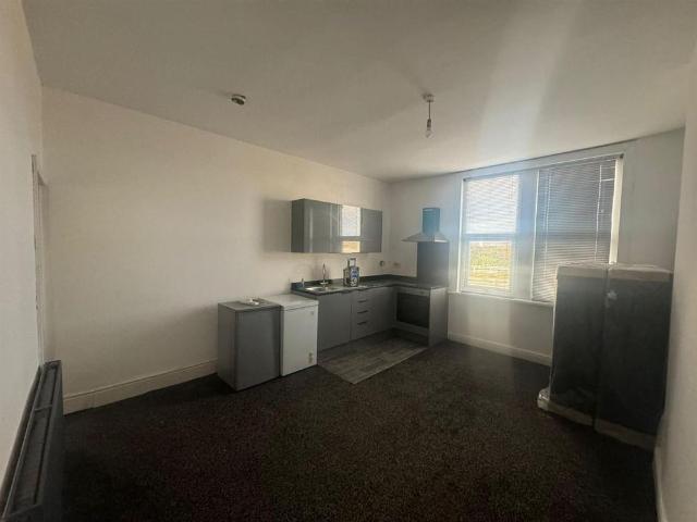 Flat Upstairs, 216 York Road, Leeds