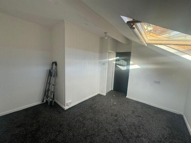 Flat Upstairs, 216 York Road, Leeds LS9, 2 bed flat to rent, £800 pcm | PrimeLocation